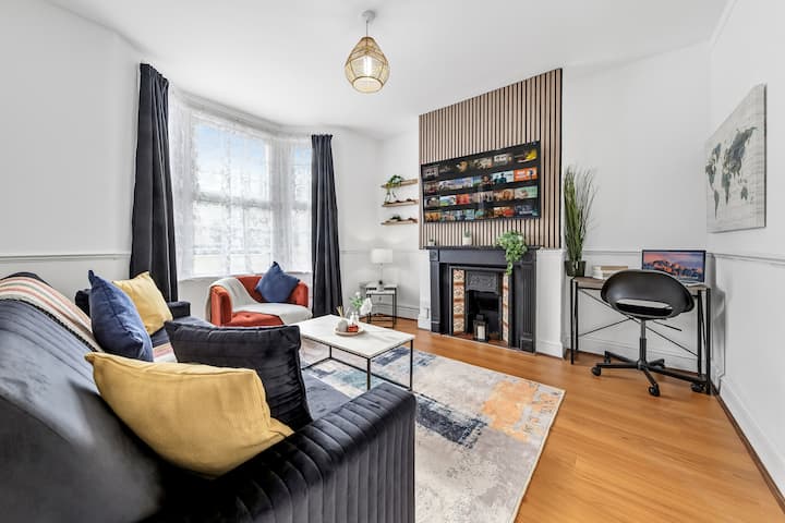 Spacious 5-bed Retreat| Wi-fi |Near Central London - London