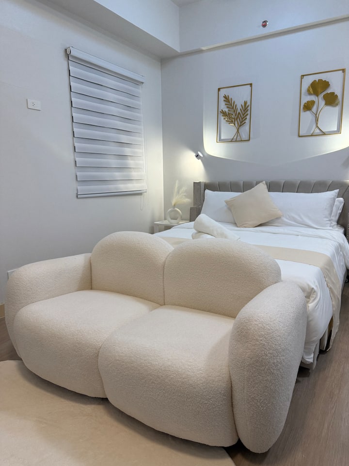 Condo @ Sm Sta Rosa, Laguna - Uno Escapes - Biñan