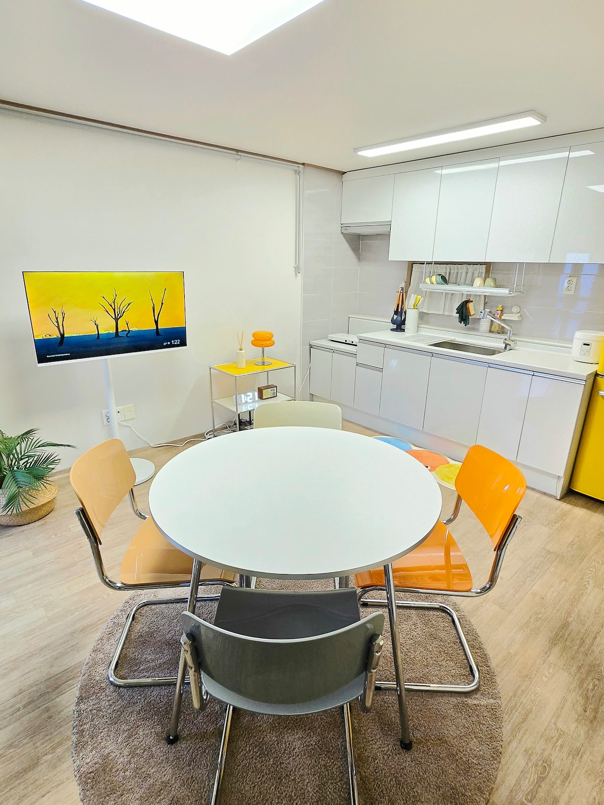 Yellow - Houses for Rent in Busan, Busan, South Korea - Airbnb