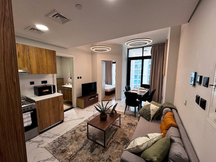 Stylish 1br | Walk To Galleria Mall & Cleveland - Abu Dhabi