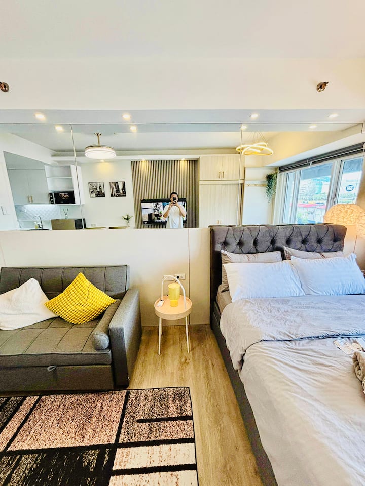 Relaxing Moa View Condo | Sea Residences, Pasay - Pasay