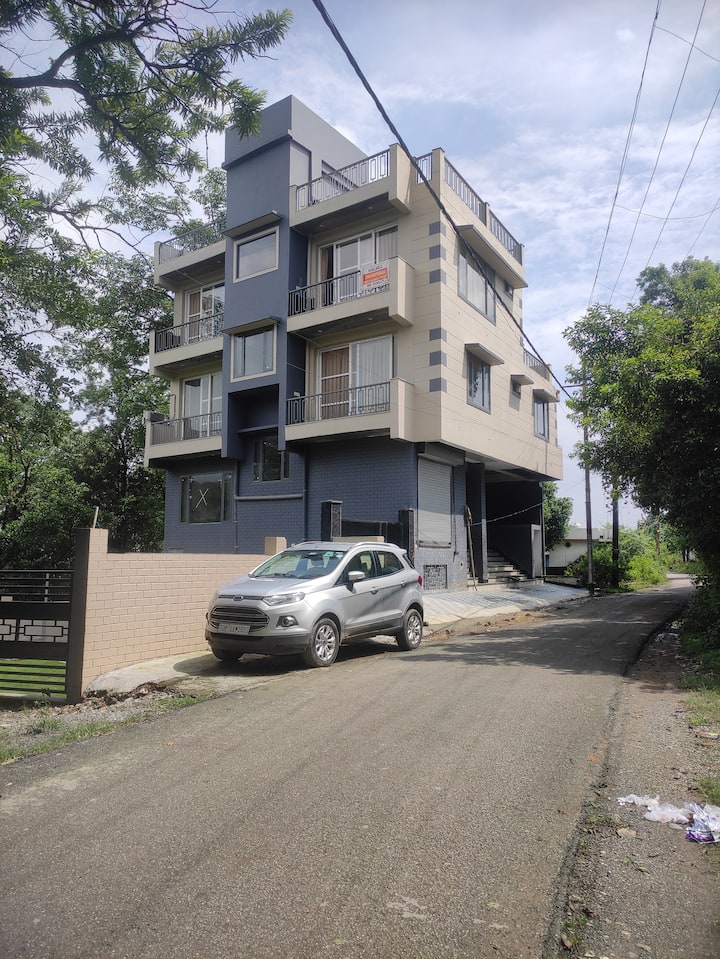 Enchanting Mountain Stay Dehradun - Dehradun