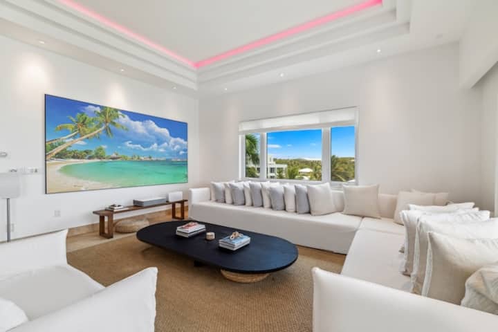 Oceanview Lux 3 Bed Penthouse - Turks and Caicos Islands