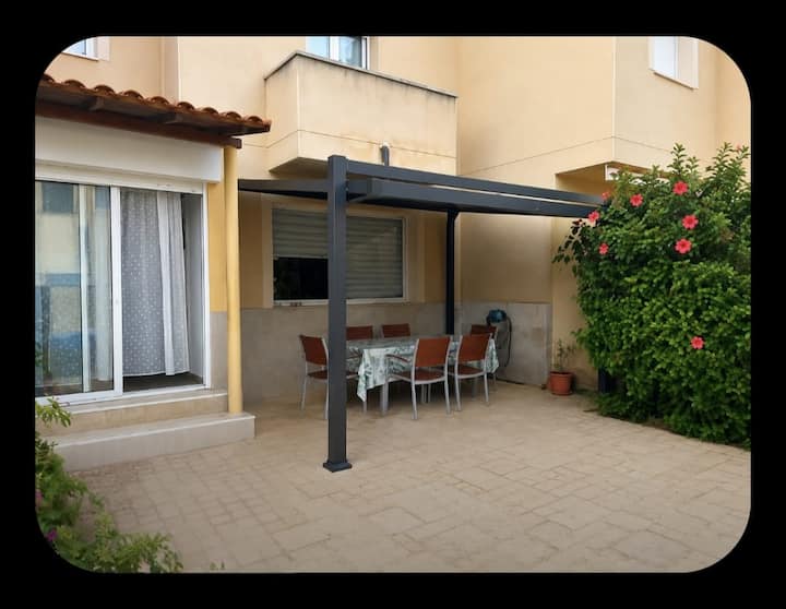 Casa Con Piscina Comunitaria - Miami Platja