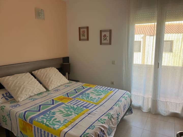 Casa Con Piscina Comunitaria - Miami Platja