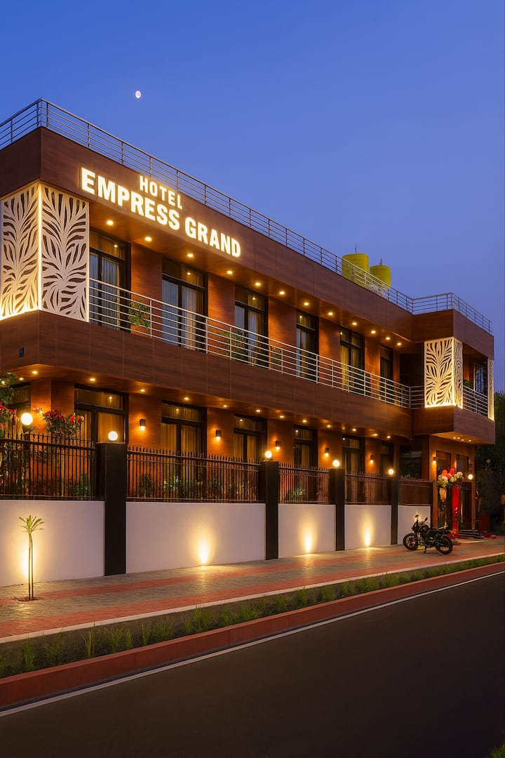 Hotel Empress Grand - Agra