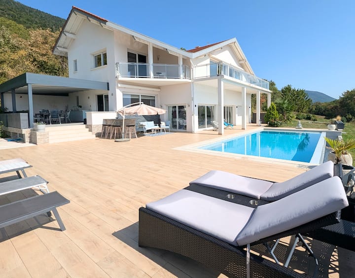 Studio Dans Villa Avec Piscine - Gex