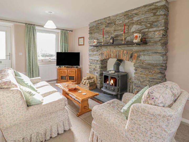 Traditional, Spacious Cottage - Machynlleth