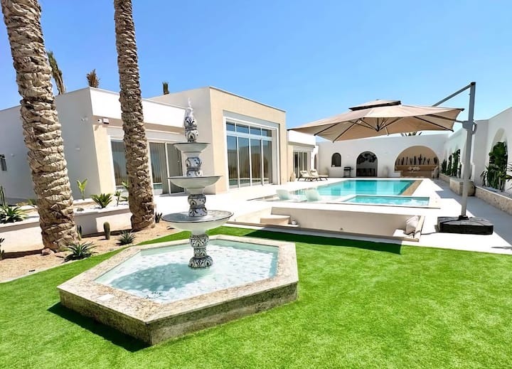 Villa Mya Avec Somptueuse Piscine Sans Vis à Vis - Tunisie
