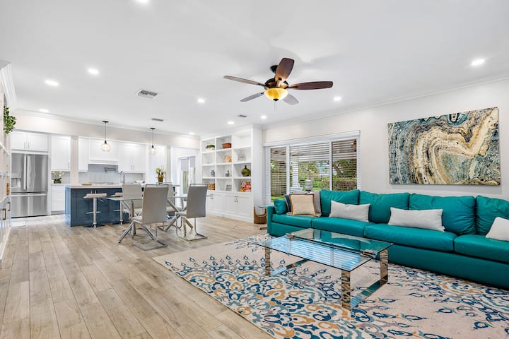 Downtown Las Olas Blvd Retreat - Fort Lauderdale, FL