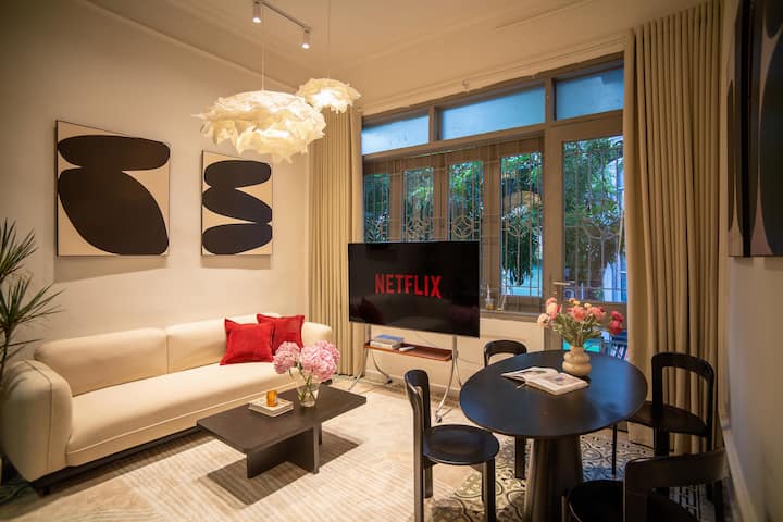 Cozy Loft 1br Balcony /2 Beds/tv65inch/diningtable - Hanoi