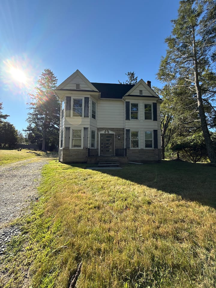1930s Waverly | Peaceful Modern Minimalist Retreat - Lackawanna state park, Dalton