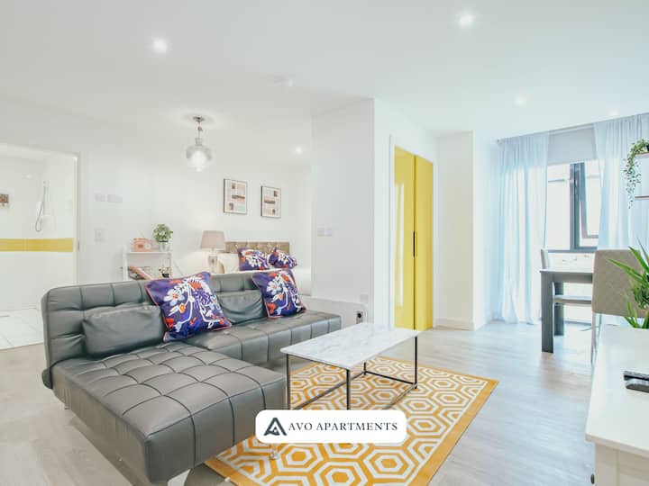 Chic Sheffield Studio W/ Wi-fi - Sheffield