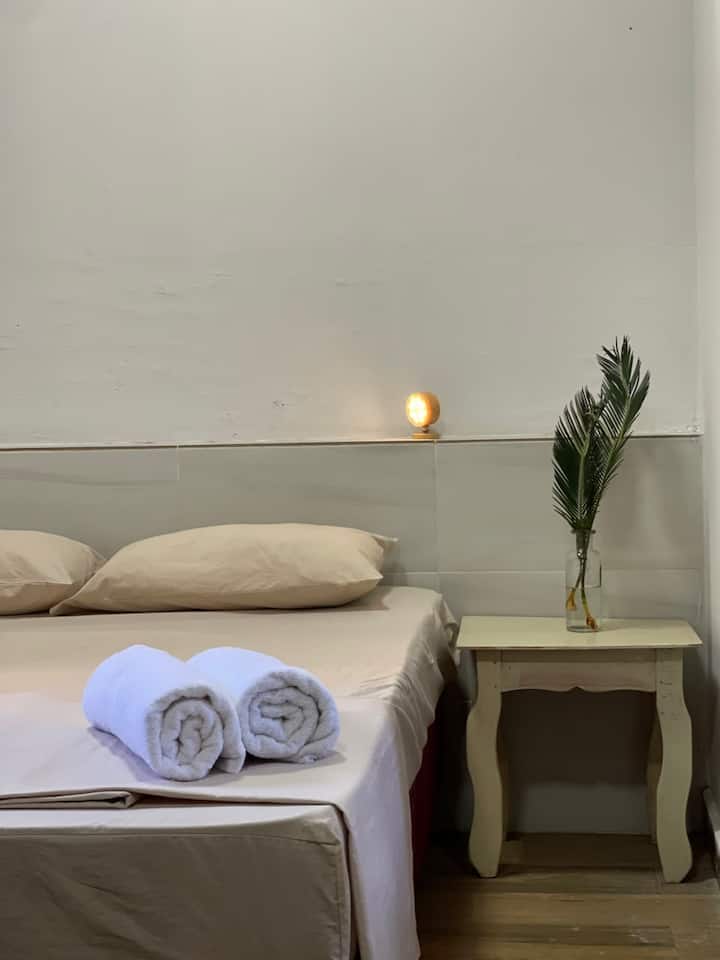 Kitnet Perto De Tudo No Cde - Paraguay