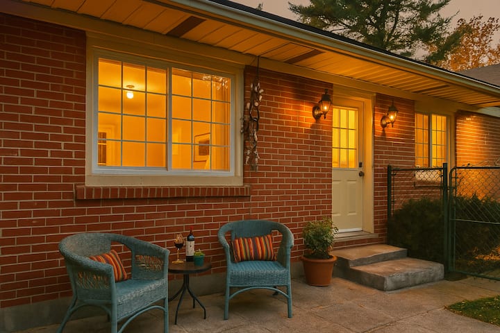 The Annex / L'annexe - Oka National Park