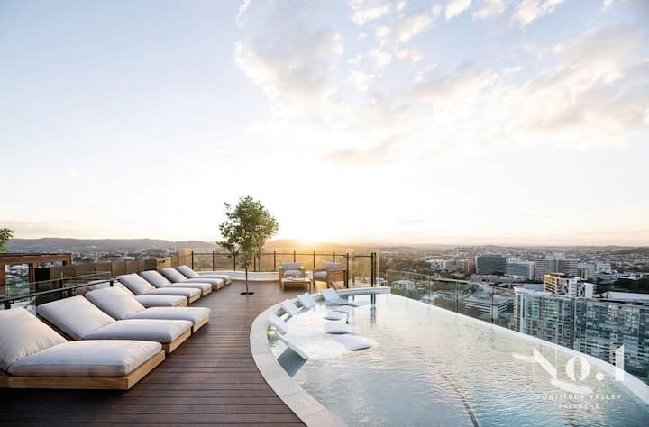 Luxury Studio Bed For One - Balmoral