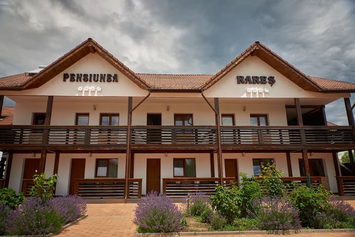 Pensiune Cu Piscină îN Cornești - Rovinari