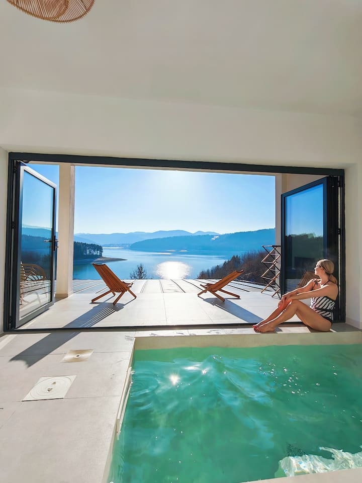 Moon Lake Bicaz - Aurora Sky - Hangu