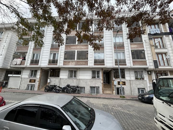 A-1 Temiz Ve Güvenli 
Aile Apartmanı. Bahçe Katı - Esenyurt