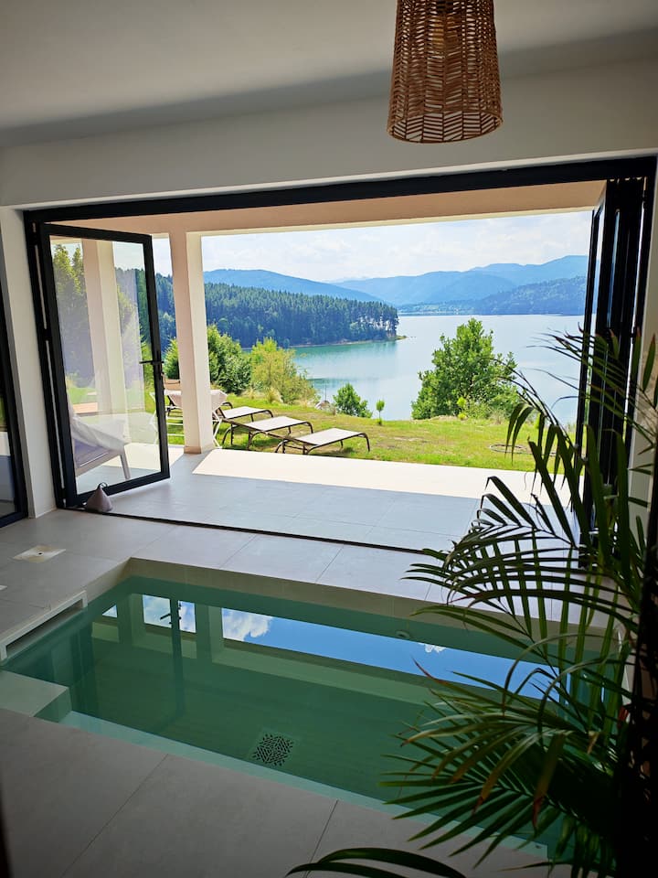 Moon Lake Bicaz - Aurora Garden - Hangu