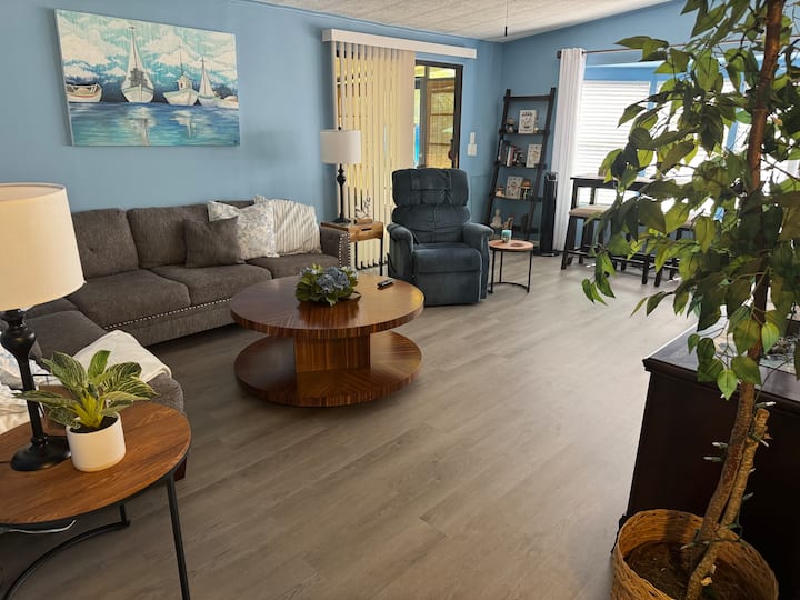 Fun In The Sun Or Just Relax In Comfort - North Fort Myers, FL
