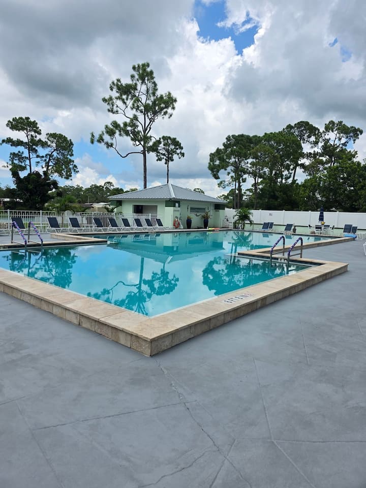 Fun In The Sun Or Just Relax In Comfort - North Fort Myers, FL