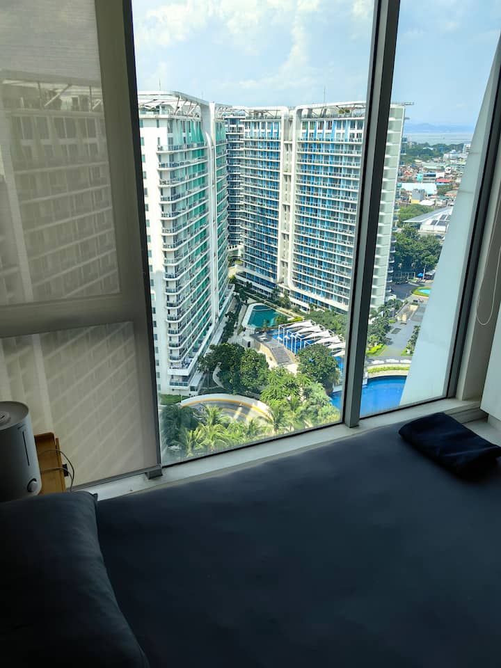Kyle's 3br Penthouse For 8 Pax At Azure - Muntinlupa