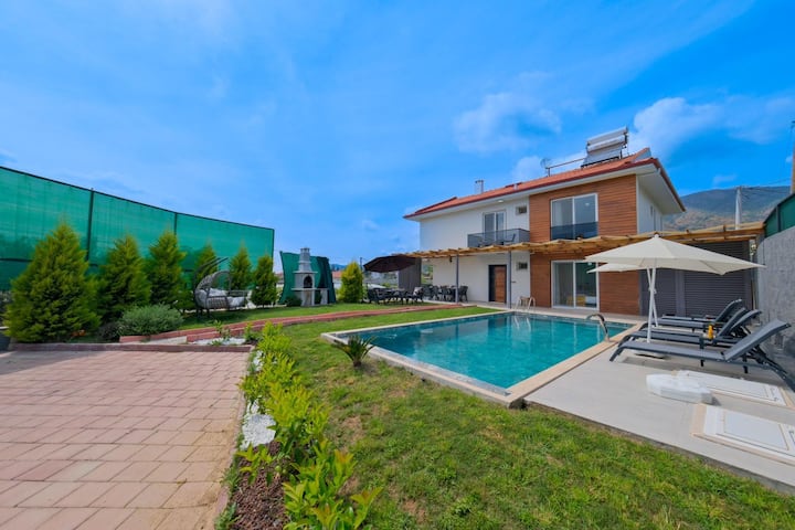 10 Kişilik Villa - Ovacık