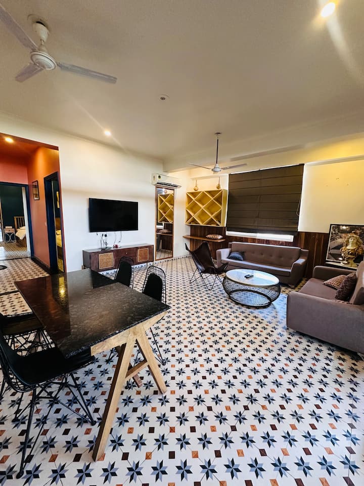 Downtown Boulevard 2bhk W/ Private Terrace Garden - Jaipur