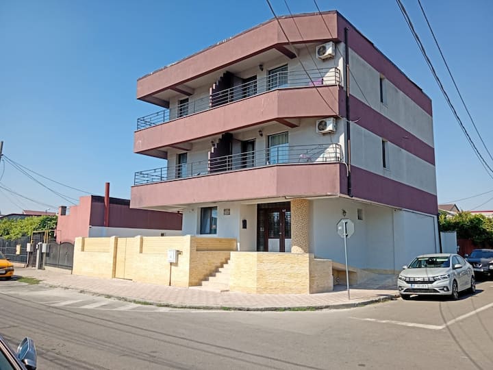 Luxor Oasis Studio 1 - City & 2km Beach - Valu lui Traian