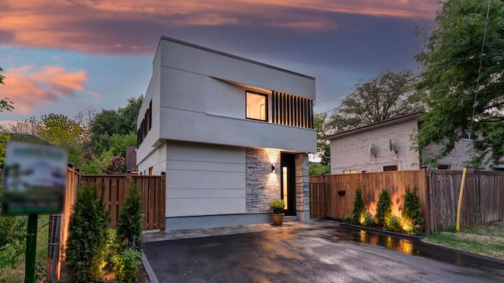 Holiday Ready
Bright Modern 1+1 Unit In North York - Toronto