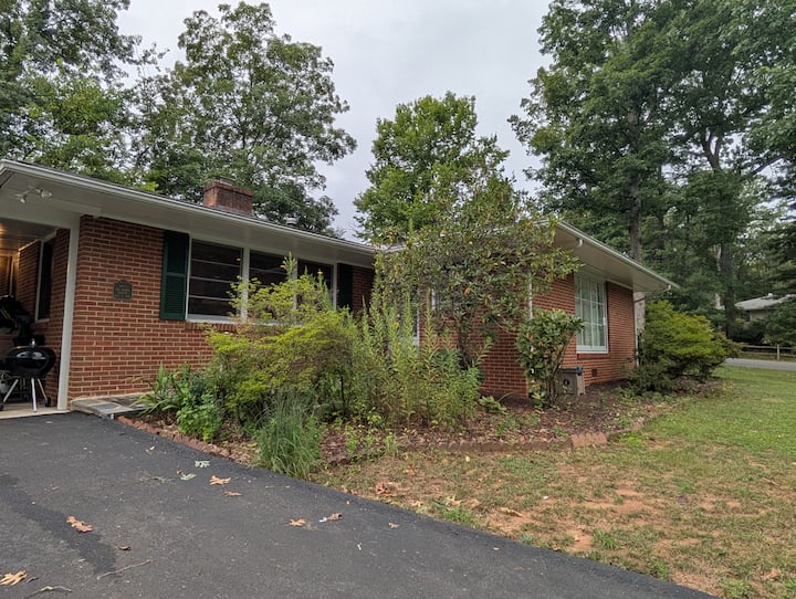 Centrally Located Cville Home - Charlottesville, VA