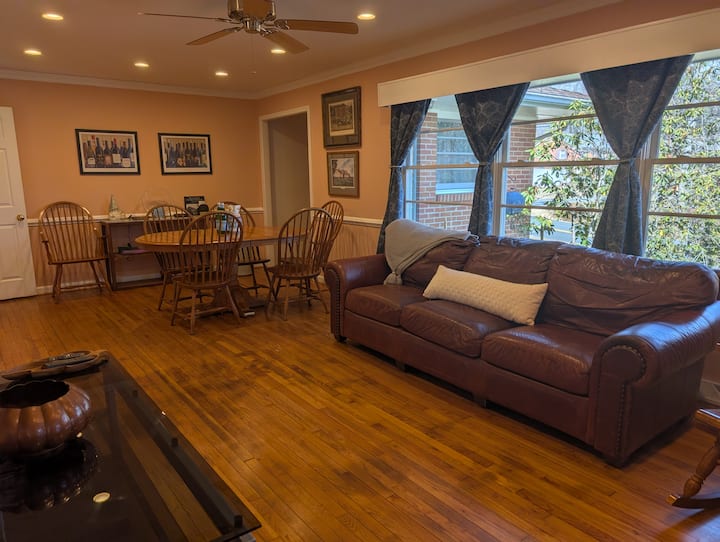 Centrally Located Cville Home - Charlottesville, VA