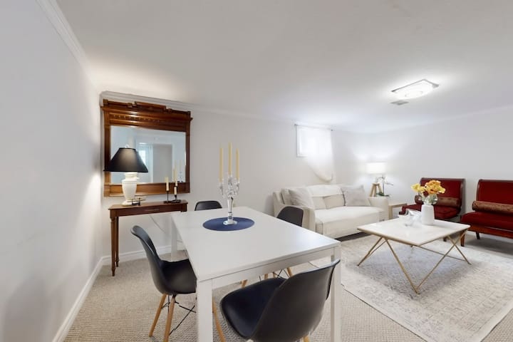 Cozy Corner
Privet, Bright And Spotless - Vaughan