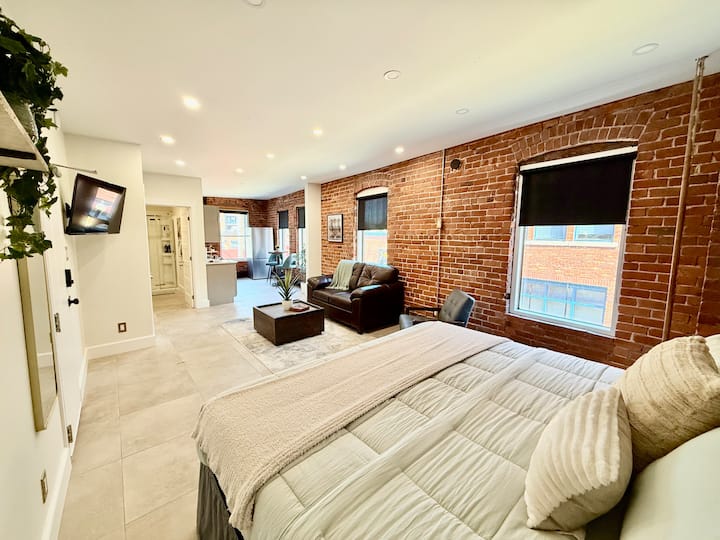 Modern Rustic Luxury - Studio - Moncton