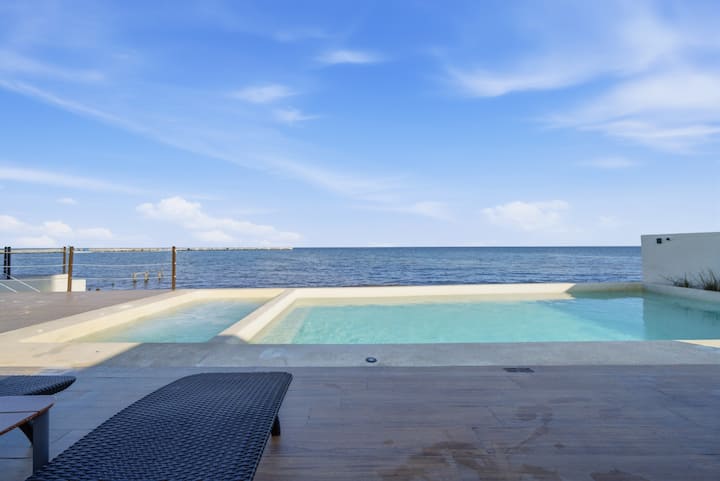 Beachfront Paradise – 2br/2ba Ocean View - Puerto Morelos