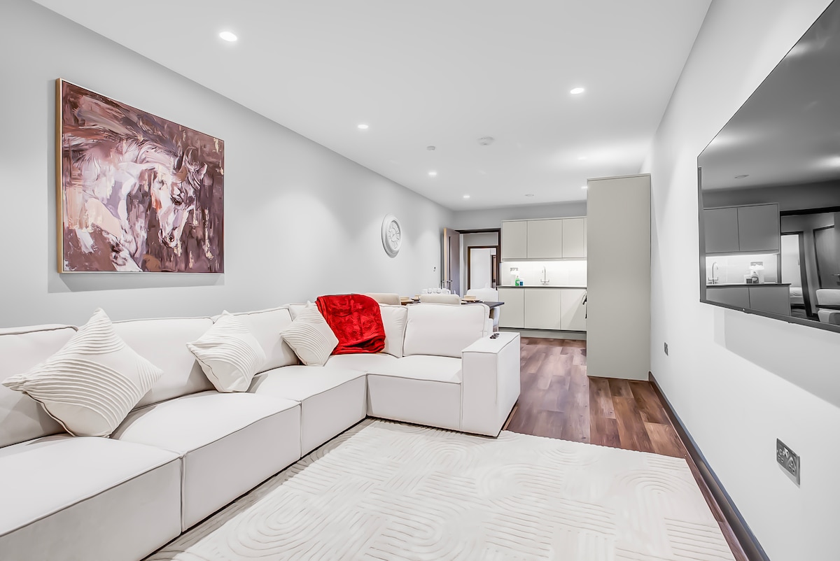 Bright 2-Bed New-Build | Central Line Access - Apartments for Rent in ...