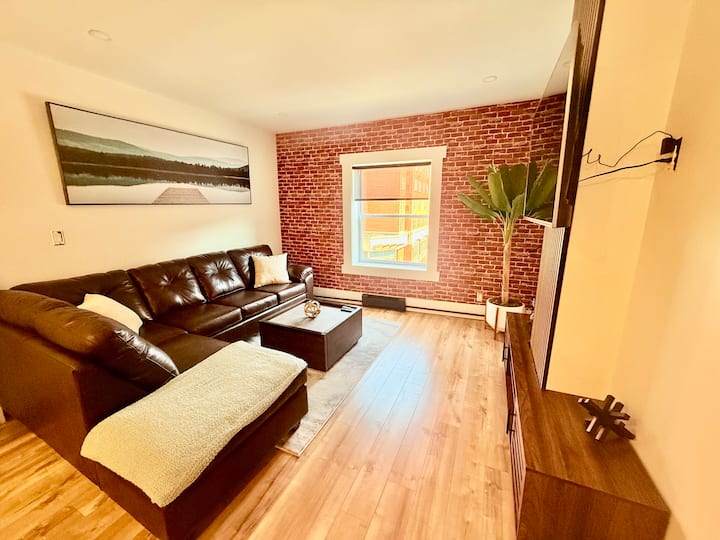 Modern Rustic Luxury - 2 Bdrm - Moncton