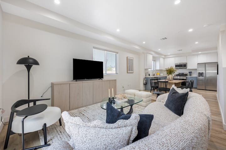 Fully Furnished Townhouse In La - Los Angeles, CA