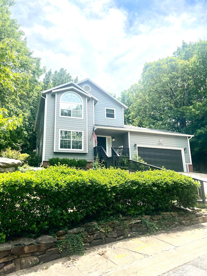 Walk To Ua From Tuskwoods Living - Fayetteville, AR