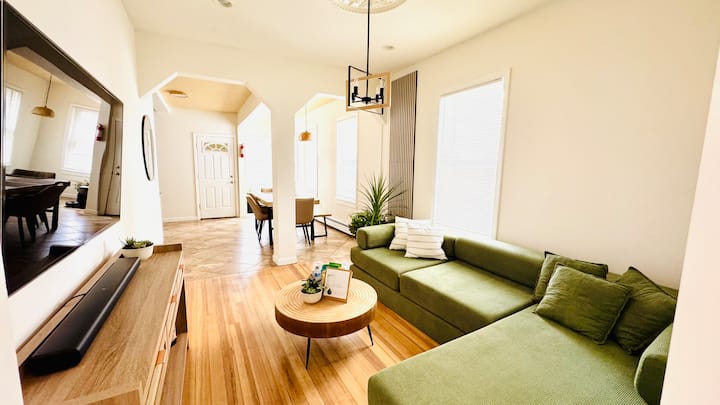 3br Place In Boston, Free Parking, Train Access - Boston, MA