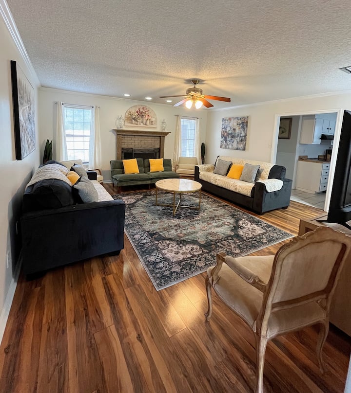 Family-only Home | Quiet & Peaceful Neighborhood - Valdosta, GA