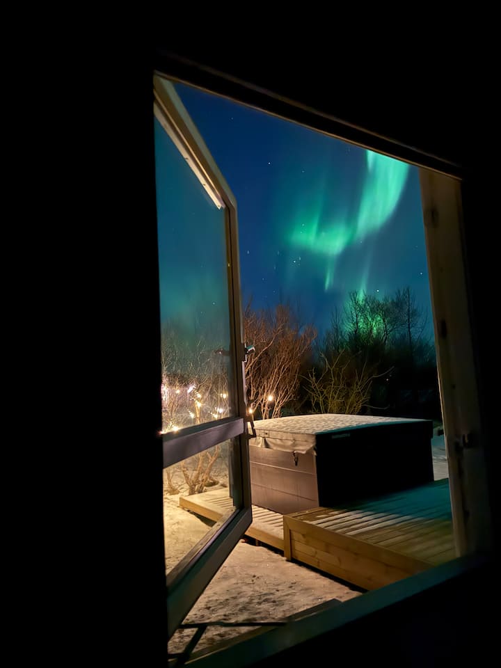 Luxurious Cabin With Hot Tub - Islandia