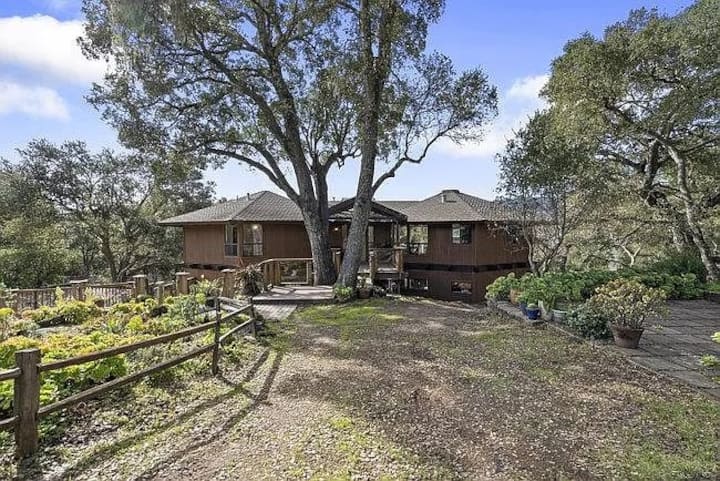 Villa El Matador ~ Private Estate - Gilroy, CA