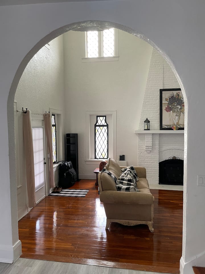Lovely Spanish Style Home - Winter Haven, FL