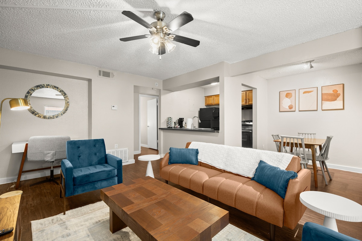 Hyde Park King Suite w/ Sofa Bed - Apartments for Rent in Austin, Texas ...