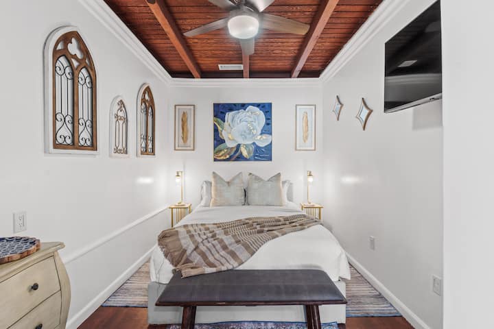 Chic & Bright Hawthorne Suite-near Lax/sofi/spacex - Hawthorne, CA