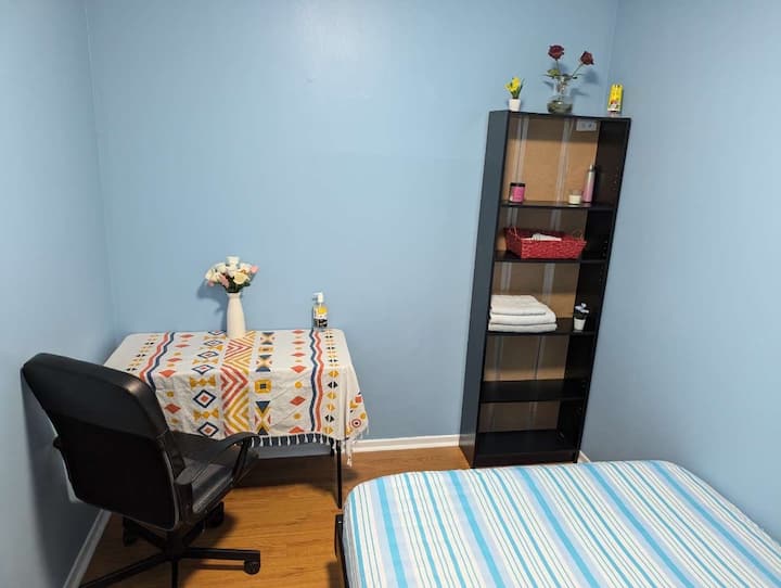 Chambre Disponible Pour
2 Pers. - Oakville