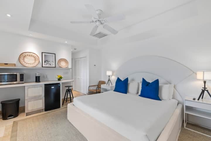 Studio Hotel Room @ Yacht Club -  Isole Turks e Caicos