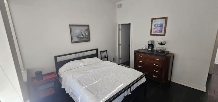 Private 3rd Floor Suite On Patterson Park W View - Baltimore, MD
